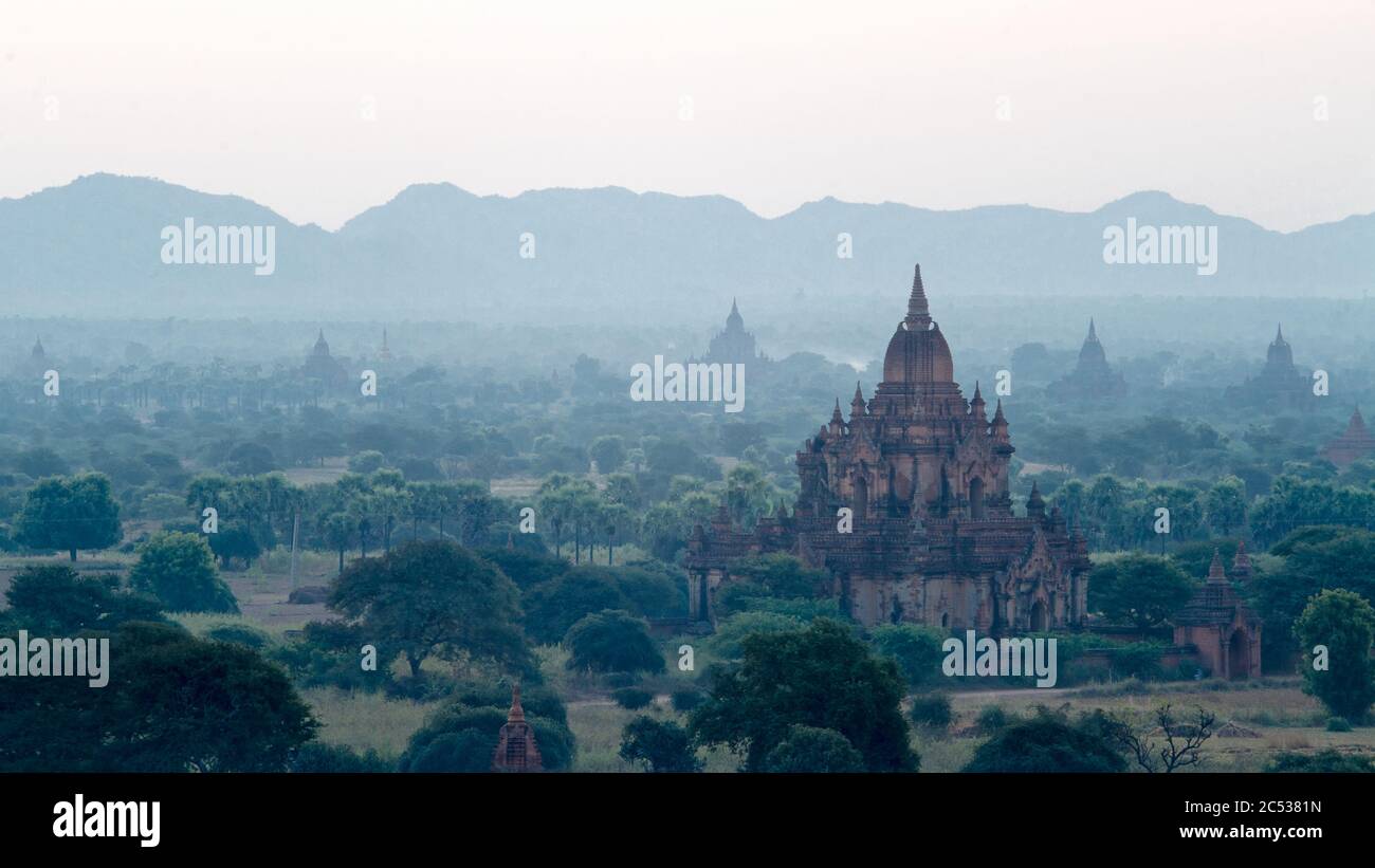 Bagan architecture hi-res stock photography and images - Alamy