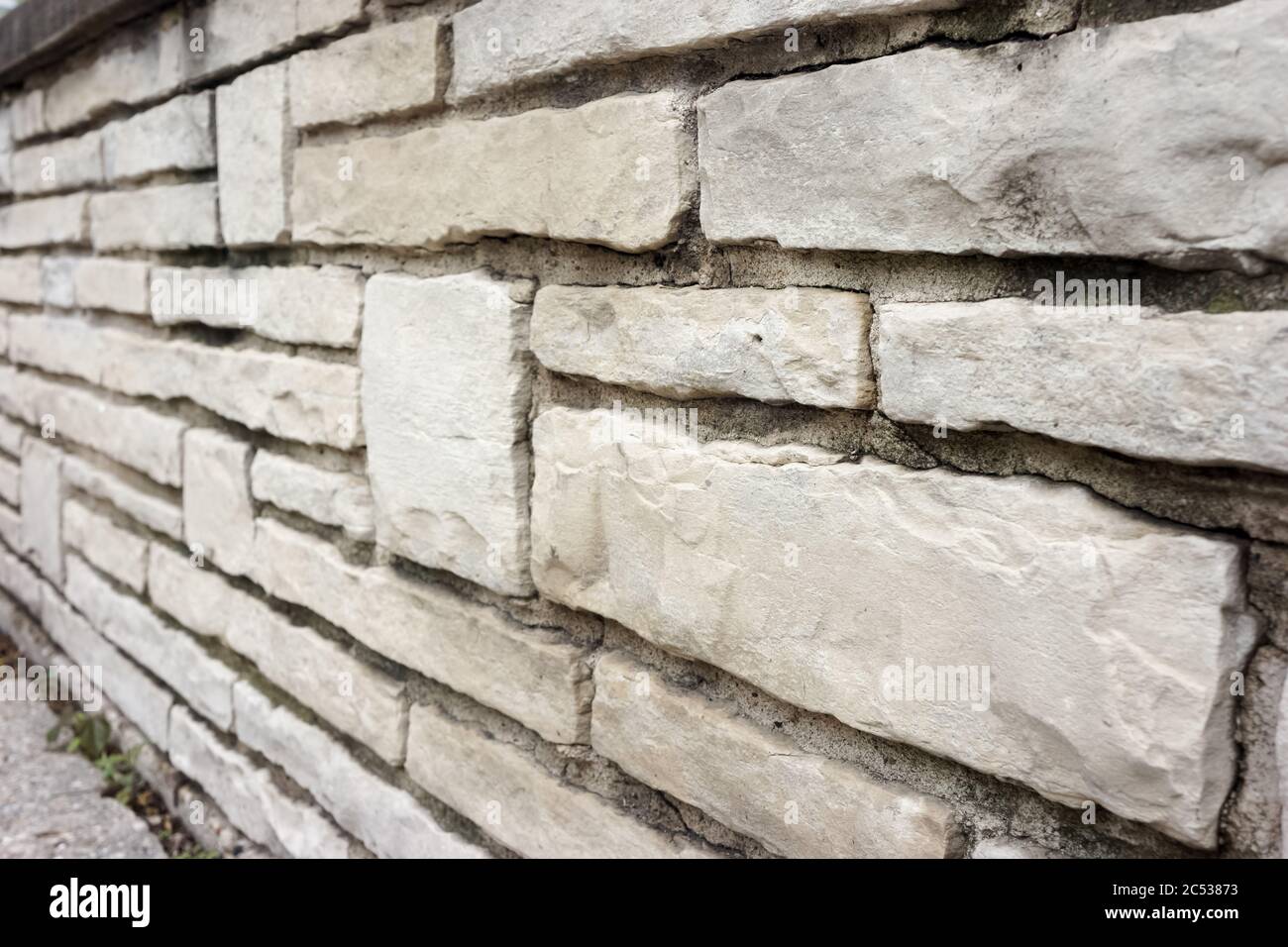 Cream colored stone facade hi-res stock photography and images - Alamy