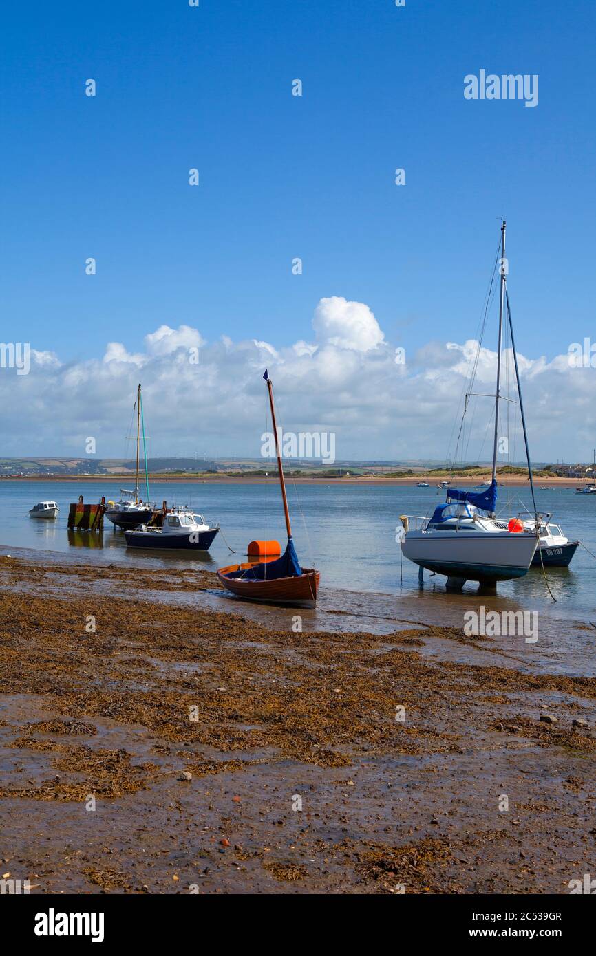 Boats moored on the river Torridge estuary at Appledore, North Devon ...