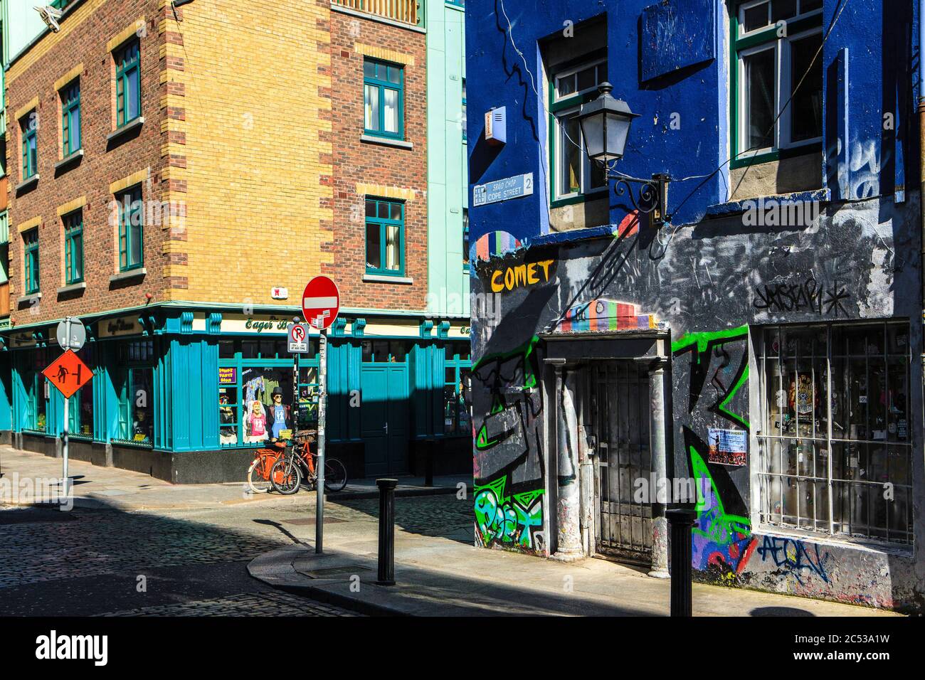 Country gate no entry signs hi-res stock photography and images - Alamy