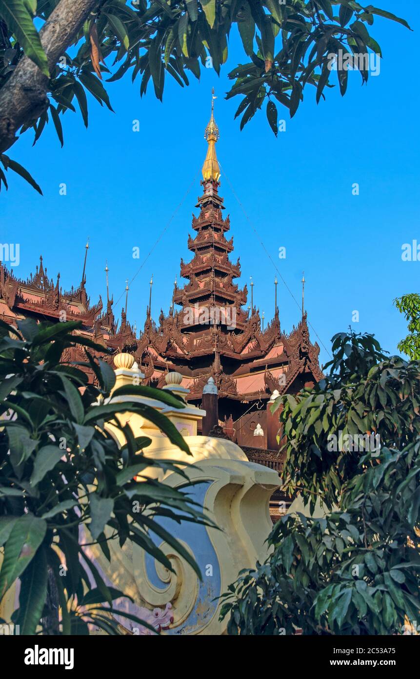 Shwe Inbin Abbey. Mandalay. Myanmar Stock Photo - Alamy