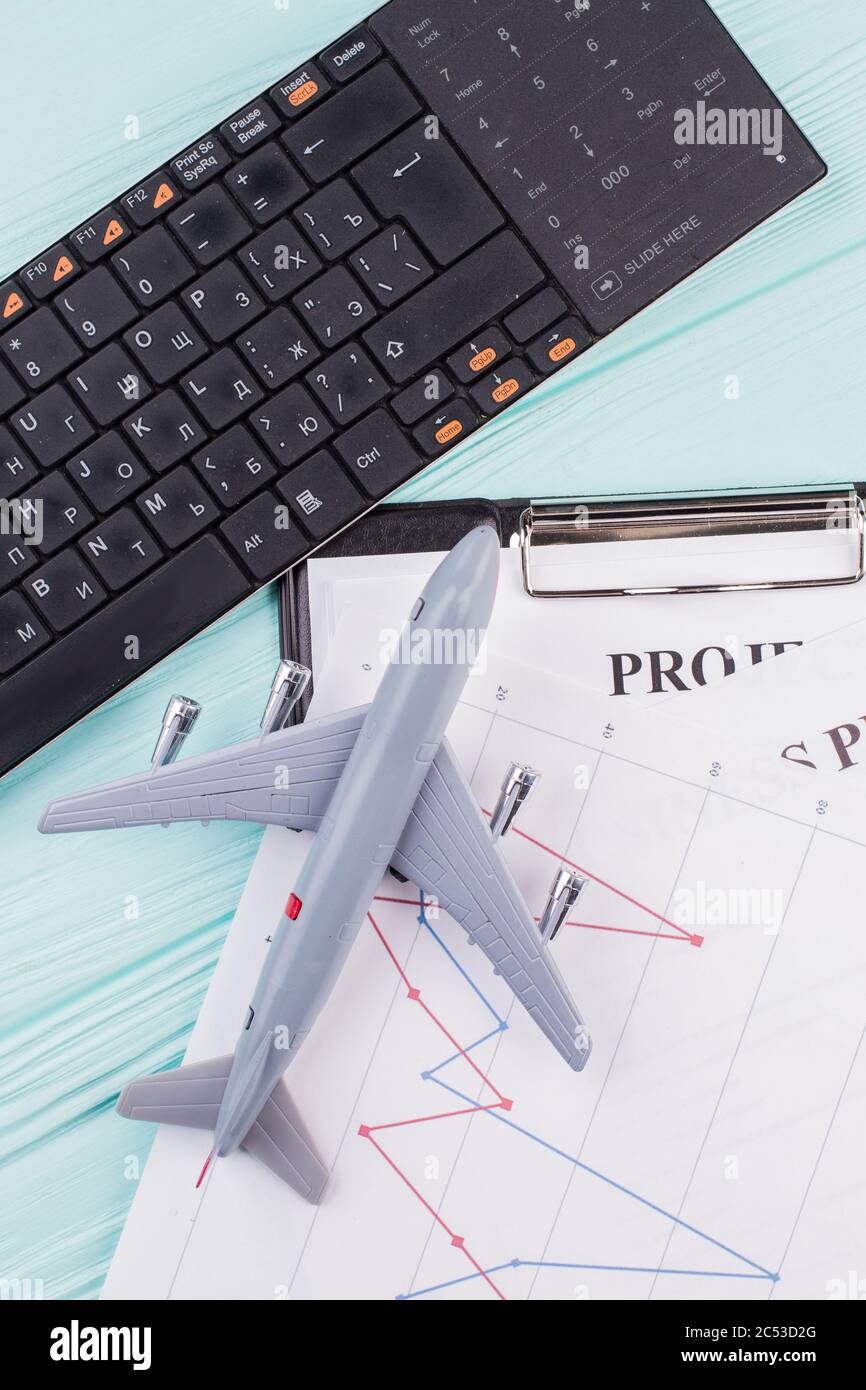 Paper airplane on keyboard pc hi-res stock photography and images - Alamy