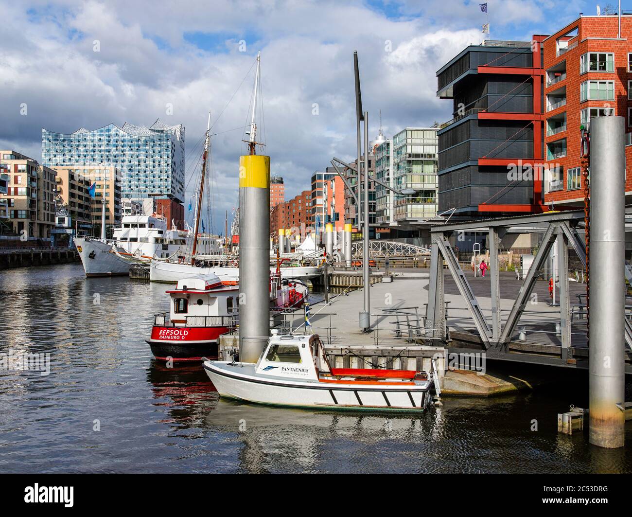 Traditional ship port hi-res stock photography and images - Alamy
