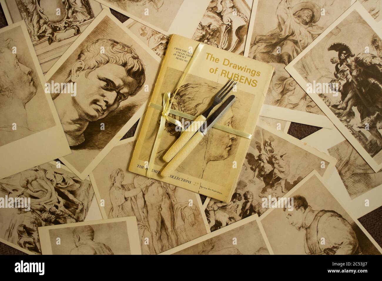 Vintage cards arranged in promiscuous form Stock Photo - Alamy