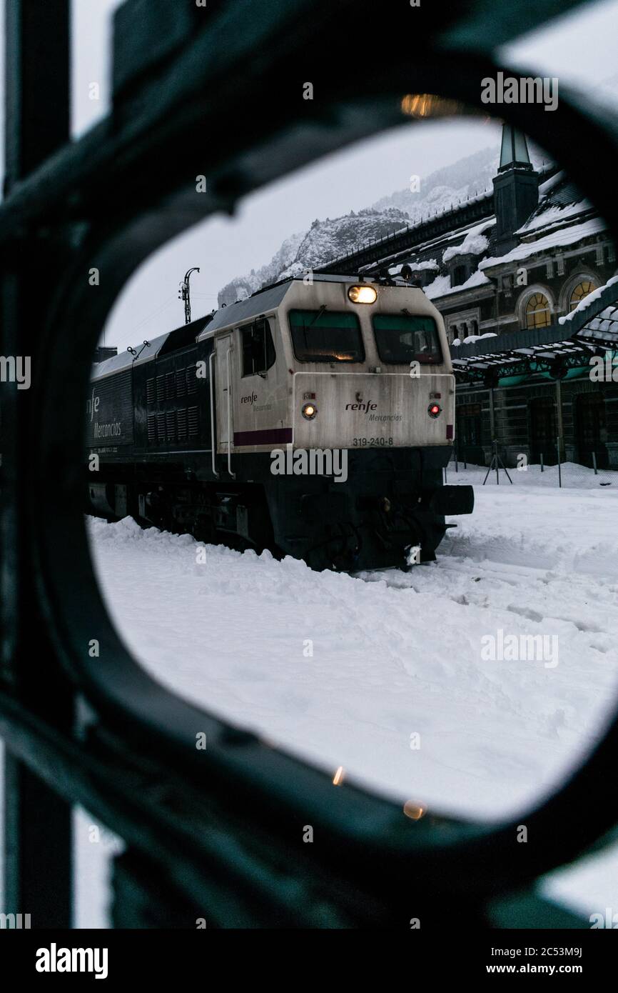 Dirty train station hi-res stock photography and images - Alamy