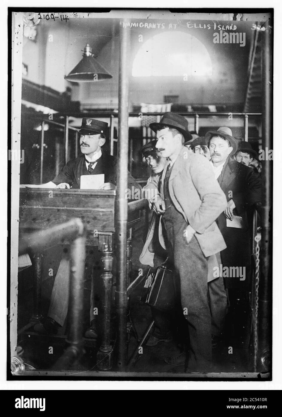 Immigrants at Ellis Island Stock Photo - Alamy