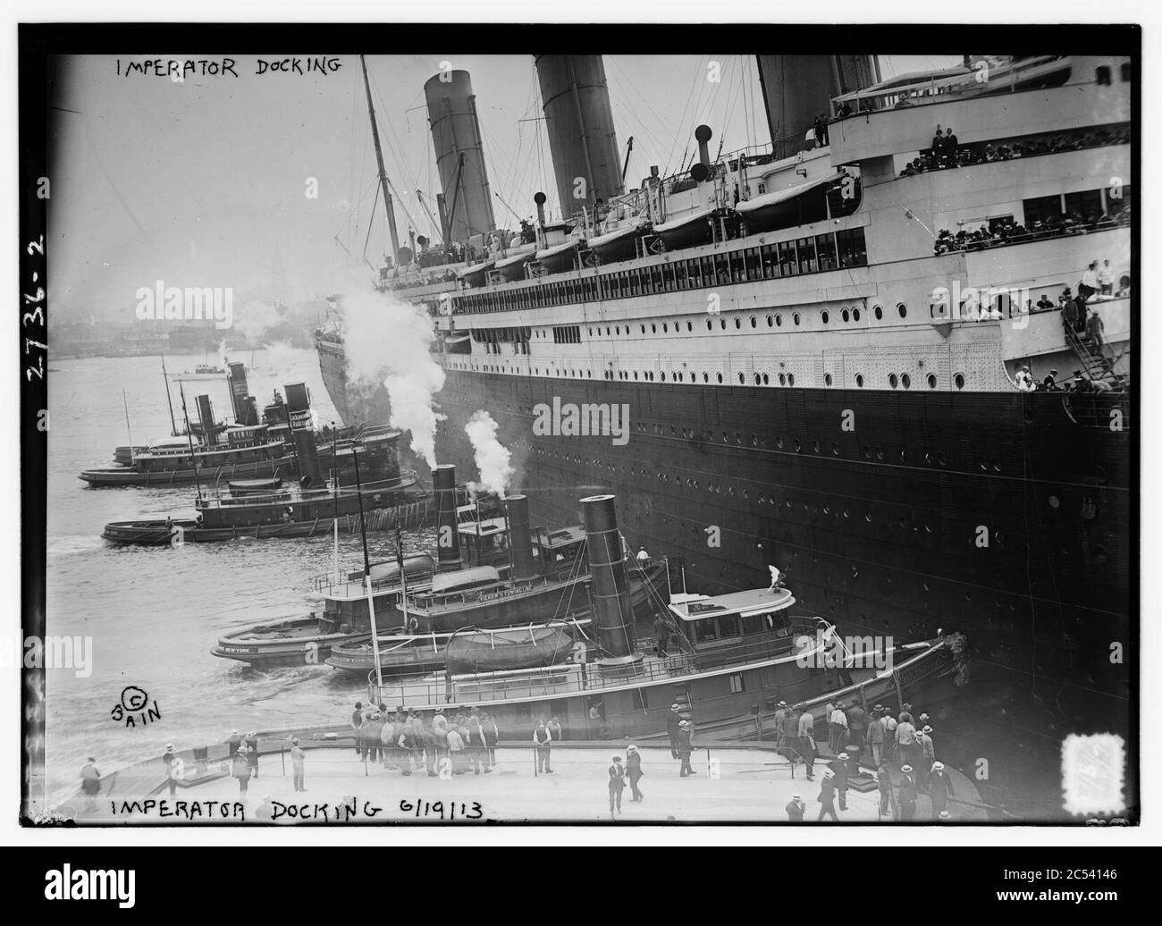 Imperator docking hi-res stock photography and images - Alamy