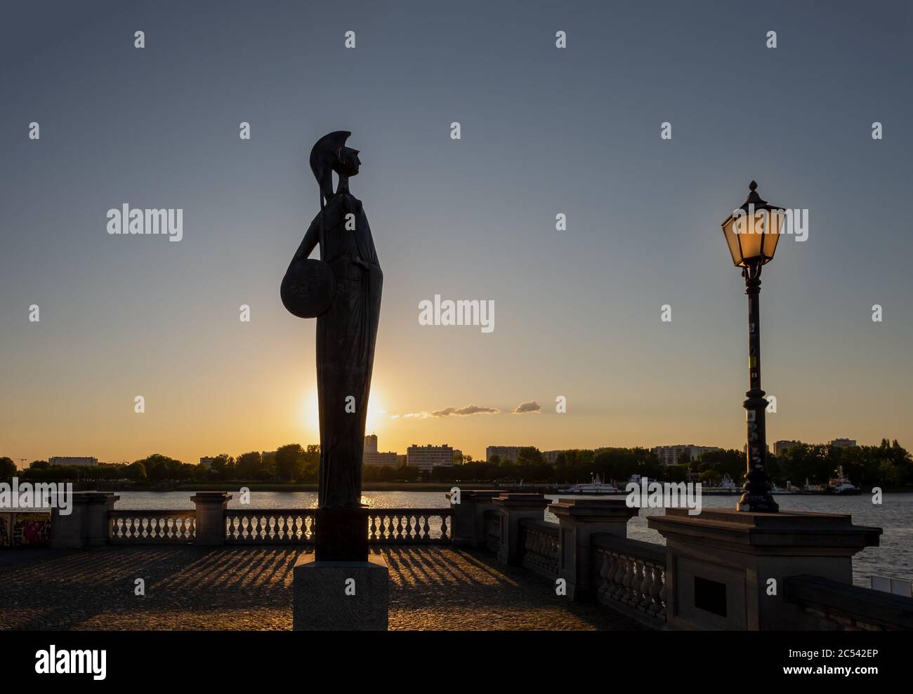 Minerva statue hi-res stock photography and images - Alamy