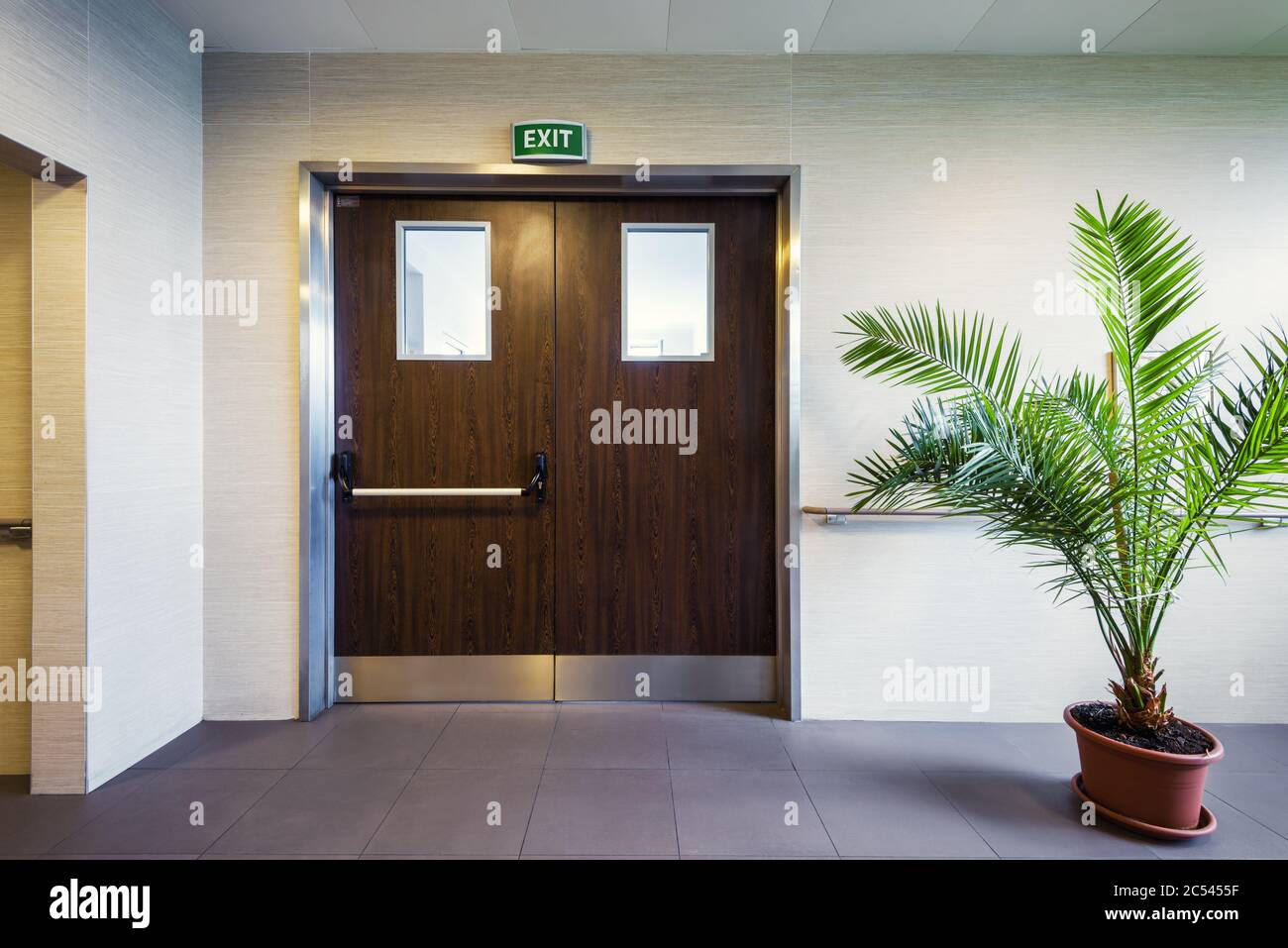Office interior design passage hi-res stock photography and images - Alamy