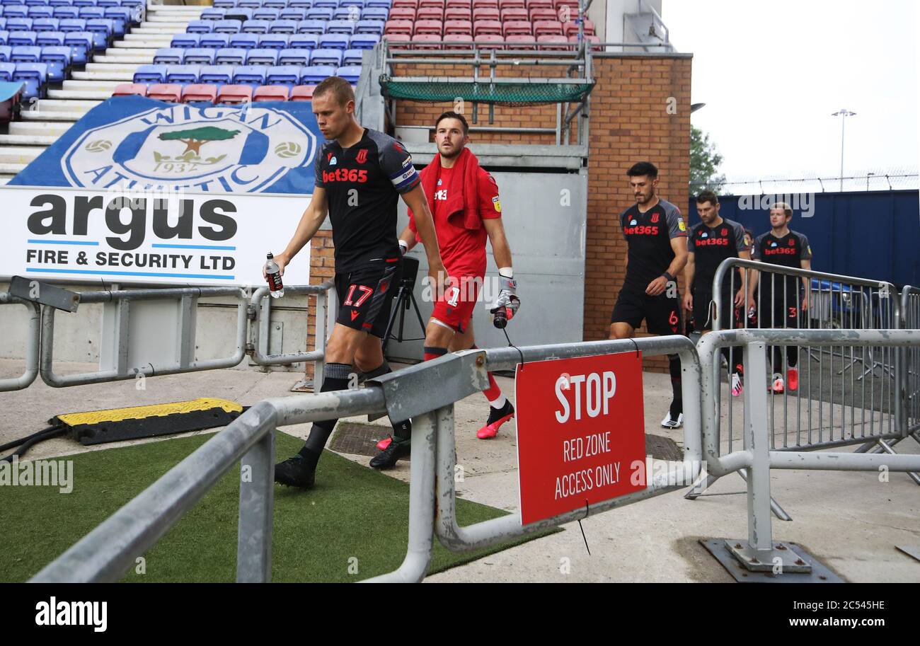Stoke City's Ryan Shawcross (left) and team-mates walk out for the Sky ...