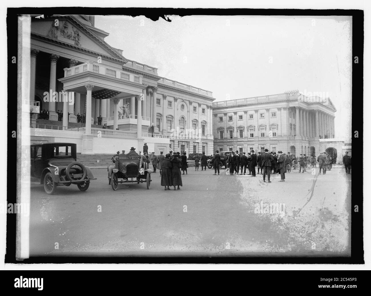 Inaugural stands hi-res stock photography and images - Alamy