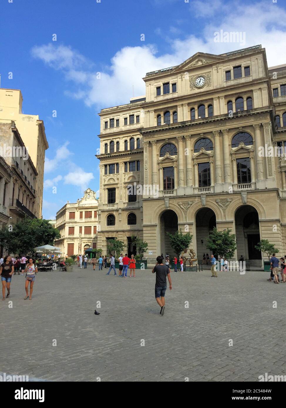 Havana vibes hi-res stock photography and images - Alamy