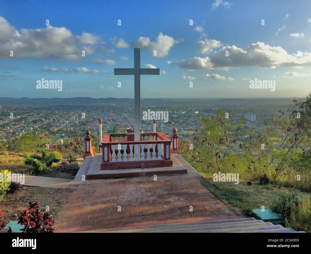 Cross over overview hi-res stock photography and images - Alamy