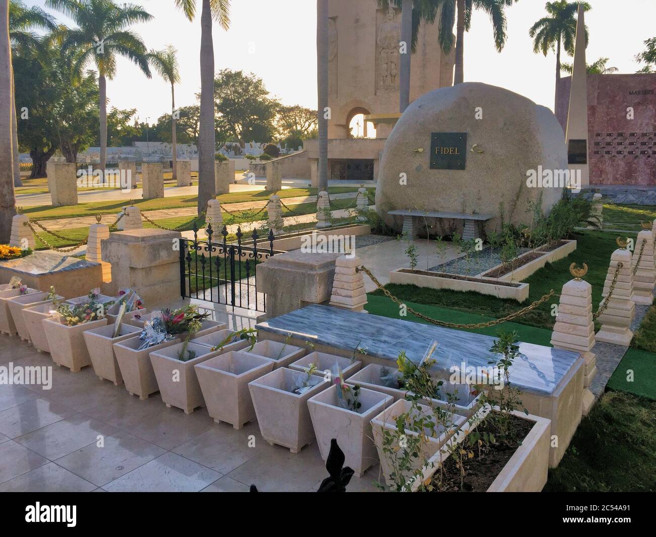 Fidel Castros grave Stock Photo - Alamy