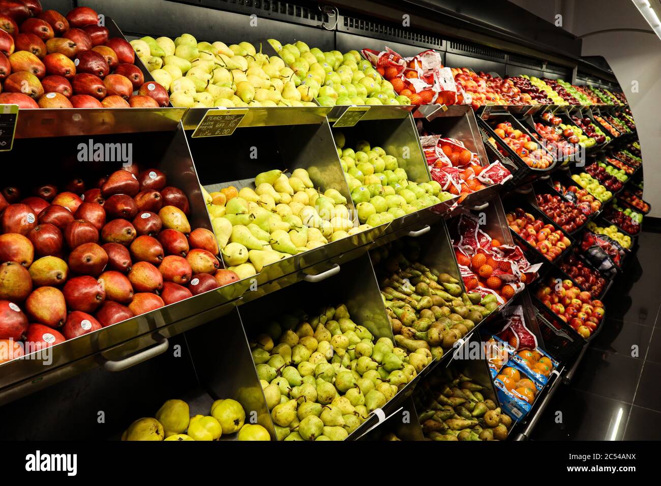 Mix Fruit in Super Mart Stock Photo - Alamy