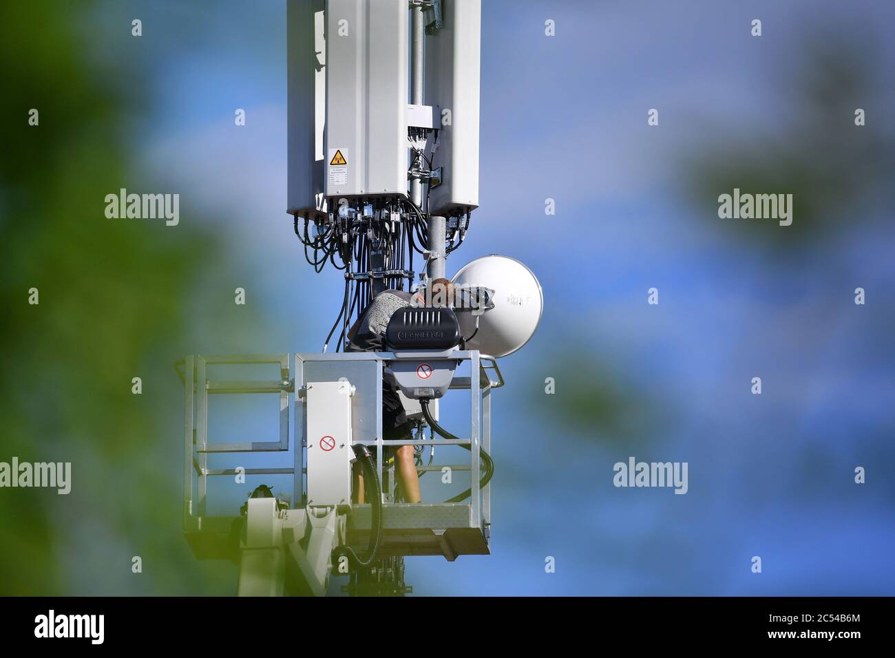 Assembling signals hi-res stock photography and images - Alamy