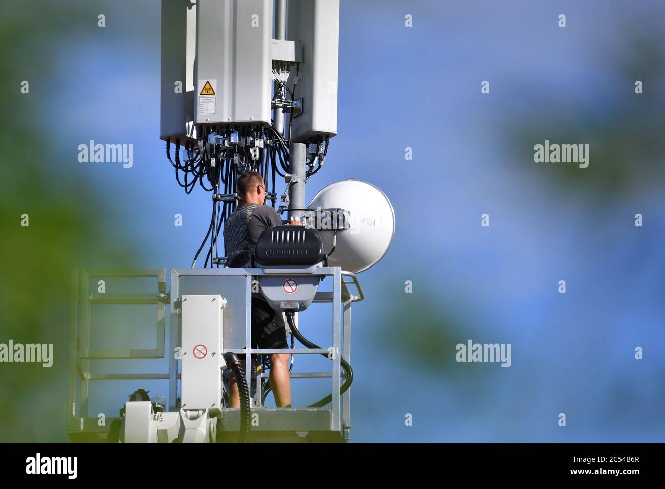 Cell tower cables hi-res stock photography and images - Alamy