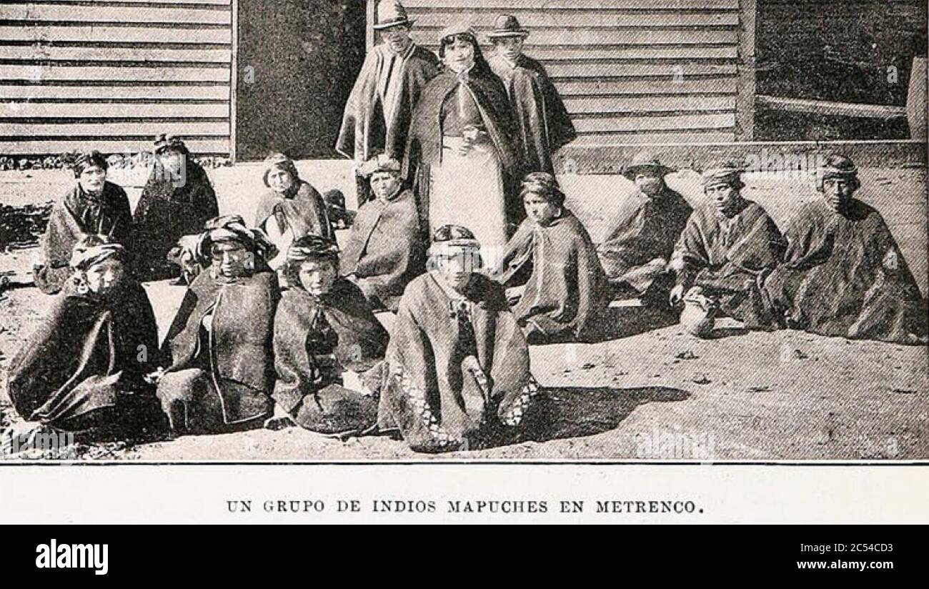 Indios mapuches en Metrenco Stock Photo - Alamy