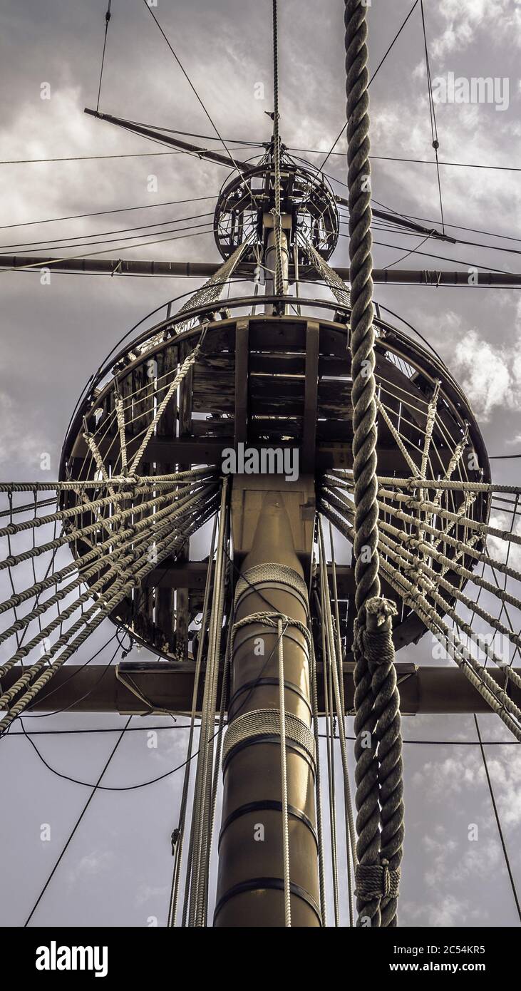 Low angle shot of a ship's main mast under the cloudy sky Stock Photo ...