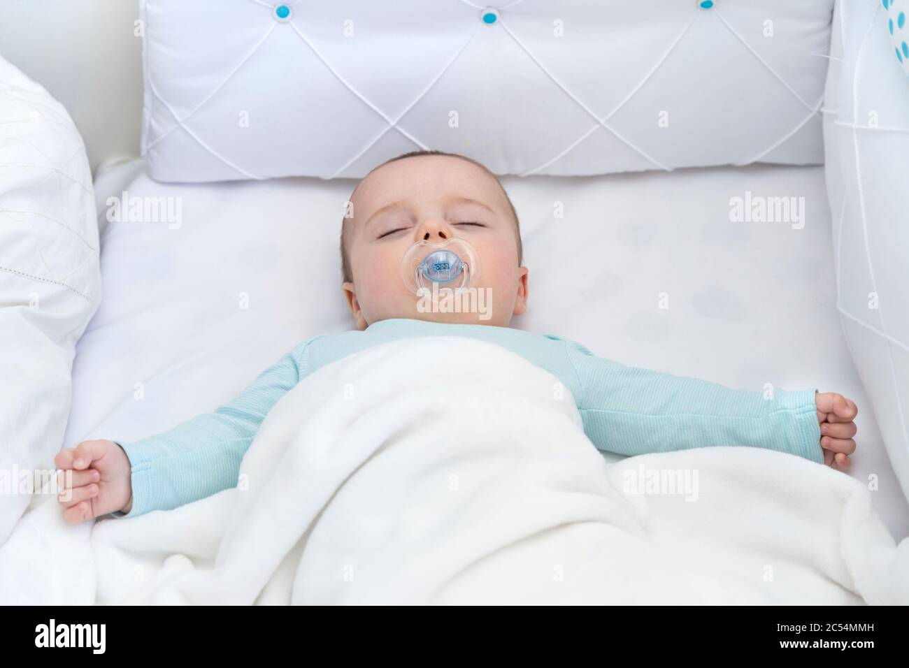Mouth open close up asleep hi-res stock photography and images - Alamy