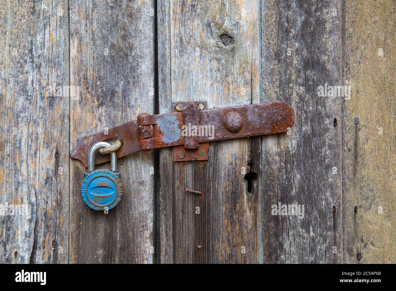 Rusty steel lock hi-res stock photography and images - Alamy