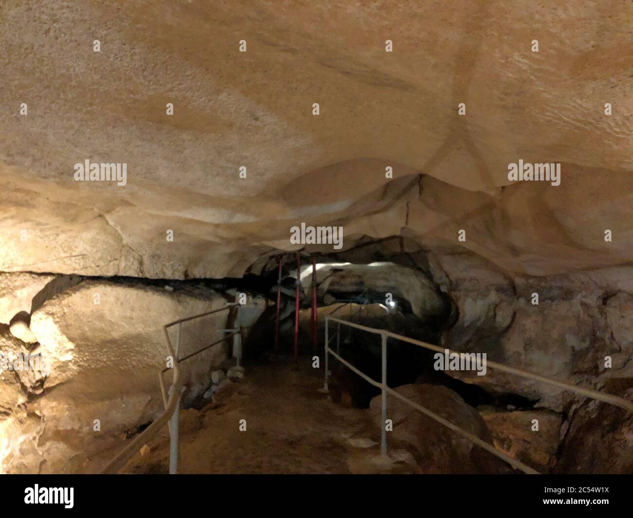 Scary cave hi-res stock photography and images - Alamy