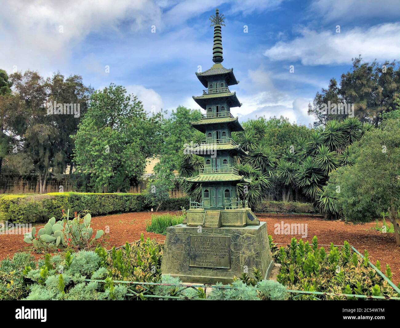 Spring flowers in malta hi-res stock photography and images - Alamy