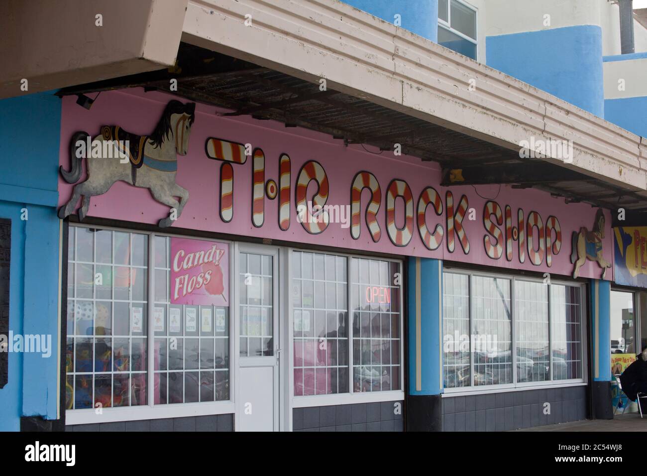 Old fashioned rock shop at the seaside. Candy shop, funfair, Merseyside ...