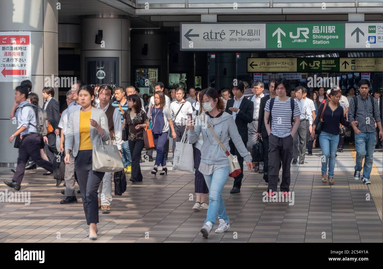 Rush railway worker hi-res stock photography and images - Alamy