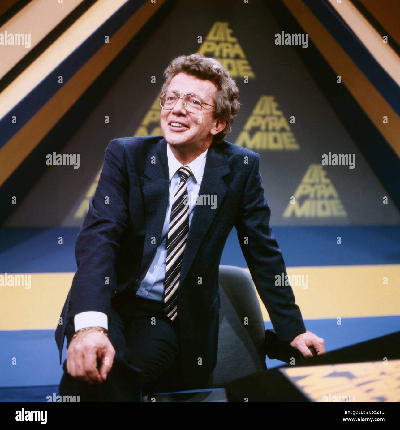 Dieter Thomas Heck moderiert Die Pyramide, 1982. Dieter Thomas Heck ...
