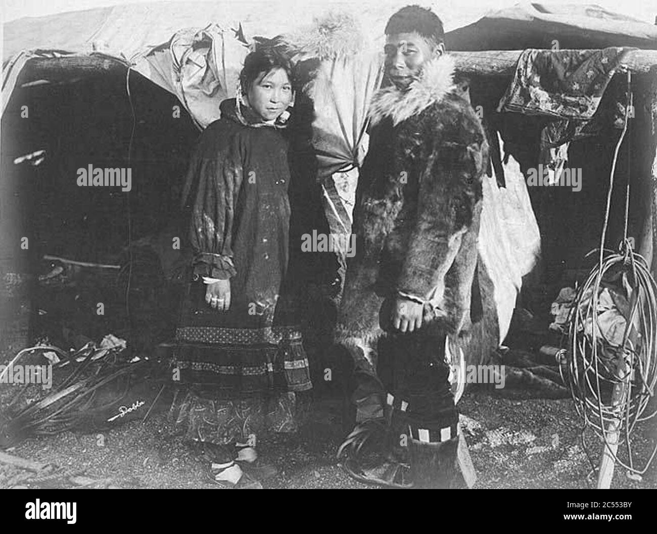 Inuit dwelling Black and White Stock Photos & Images - Alamy