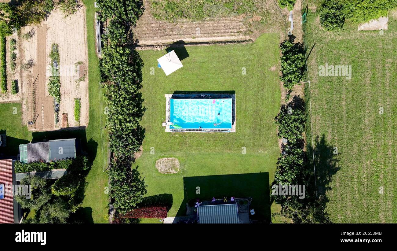 Swimming pool splash overhead hi-res stock photography and images - Alamy