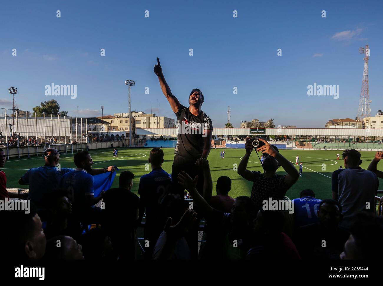 Gaza City, The Gaza Strip, Palestine. 30th June, 2020. Fans of Shabab ...