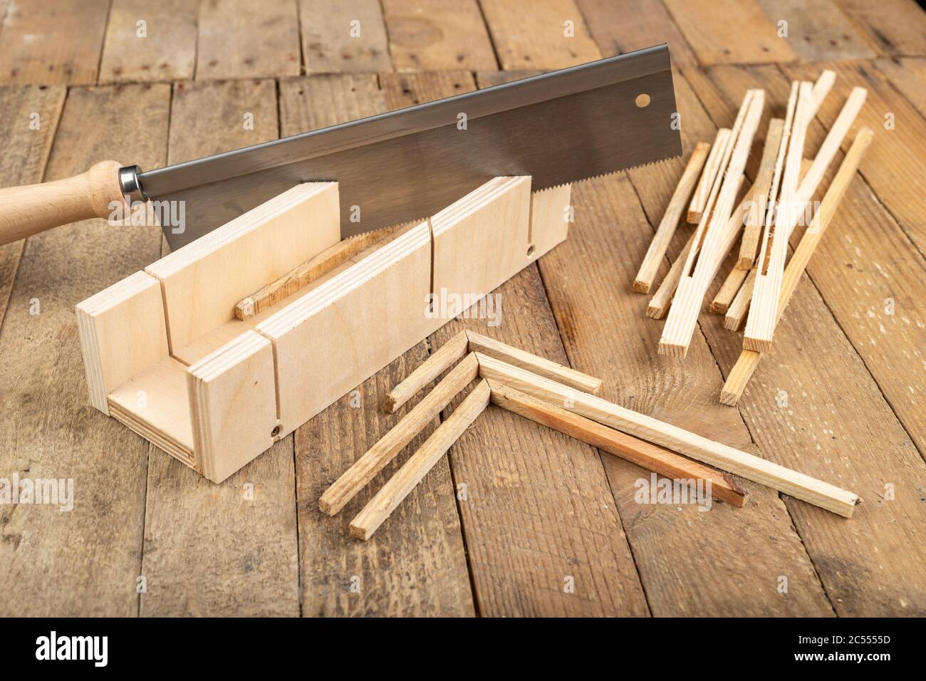 Cutting baseboards hi-res stock photography and images - Alamy