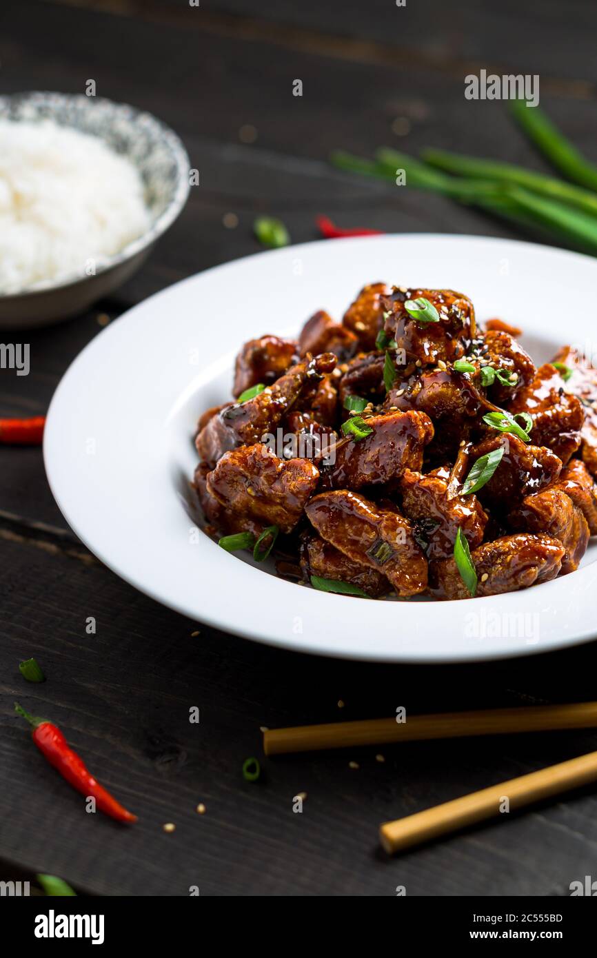 General tso's sauce hi-res stock photography and images - Alamy