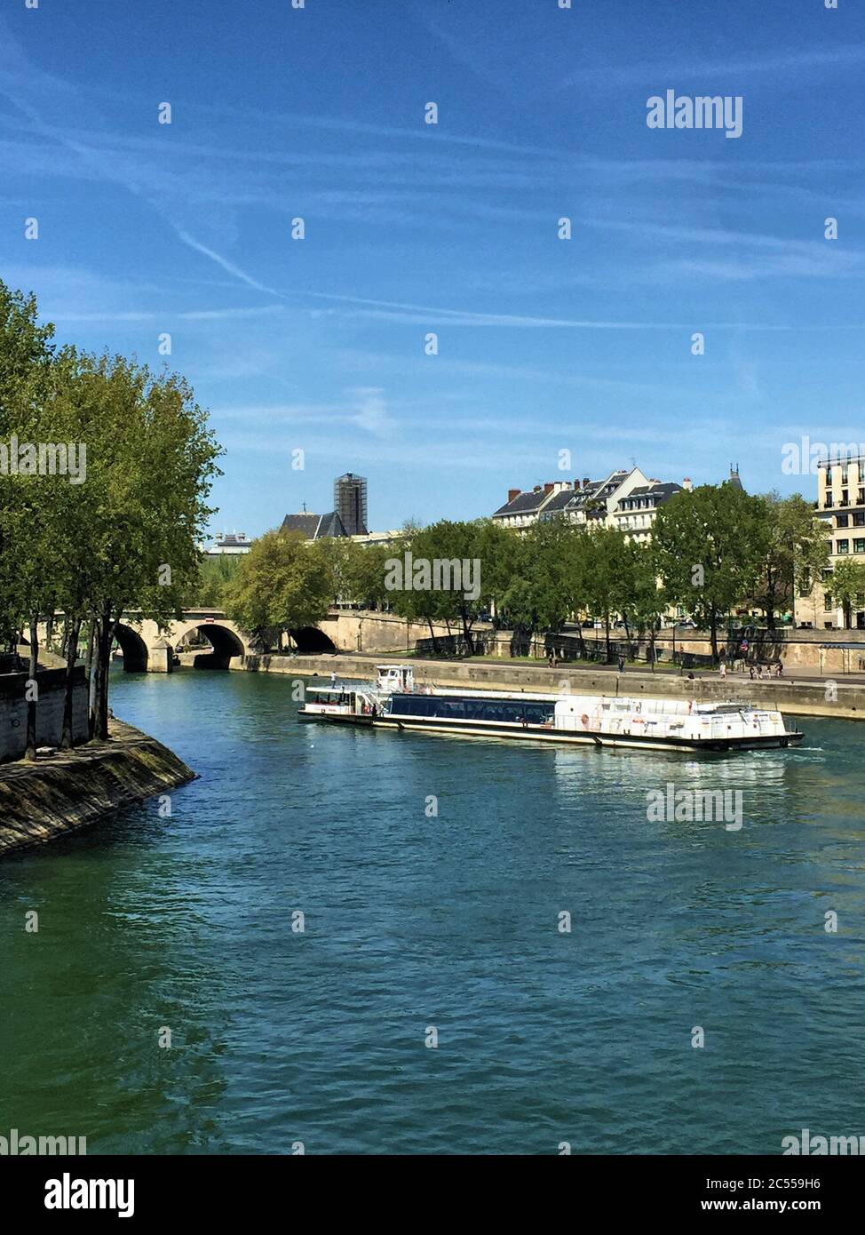 River trip in paris hi-res stock photography and images - Alamy