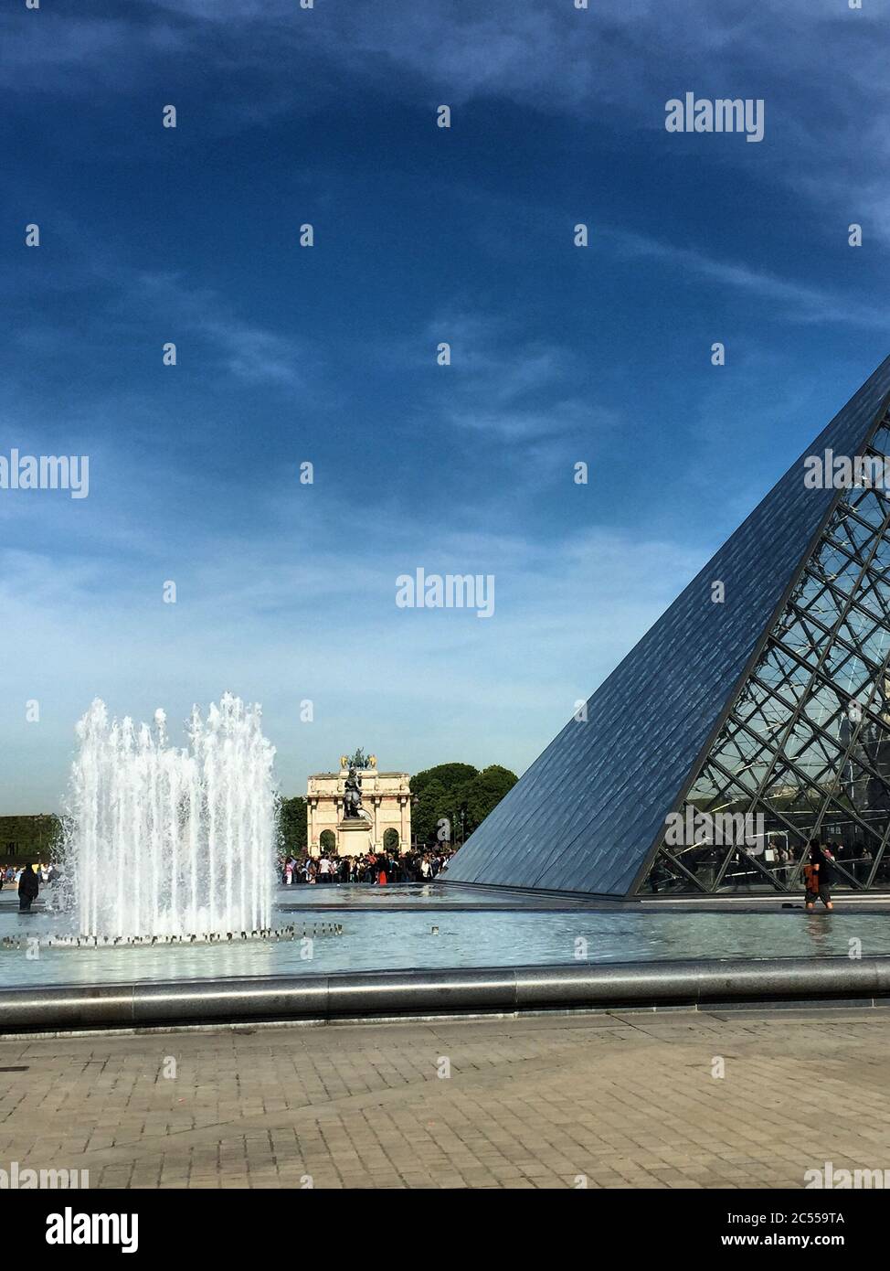 Louvre triangle hi-res stock photography and images - Alamy