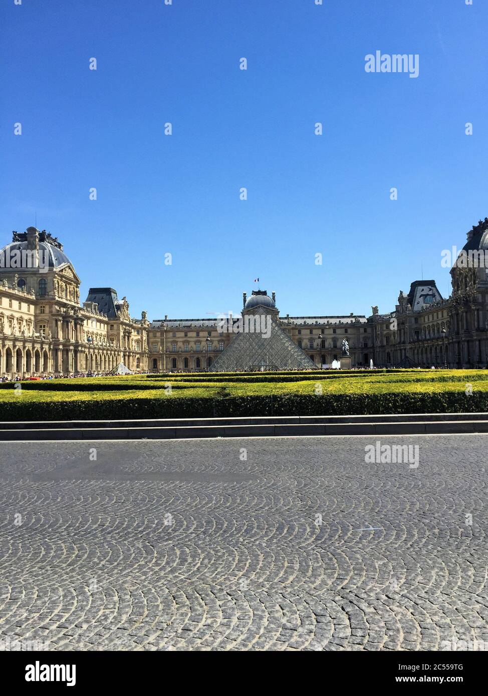 Louvre triangle hi-res stock photography and images - Alamy