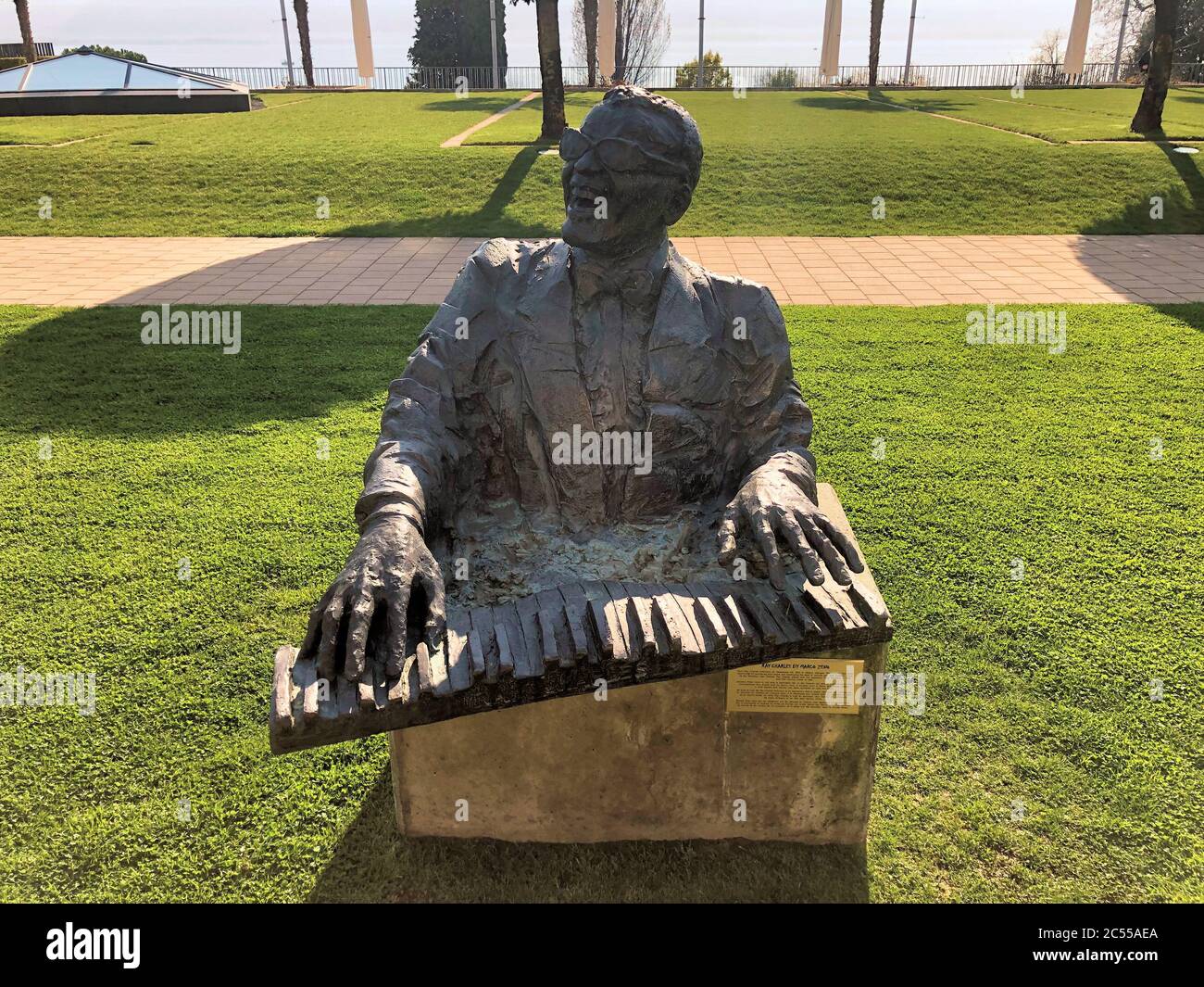 Statue of Ray Charles in a park in Montreux Switzerland Stock Photo - Alamy