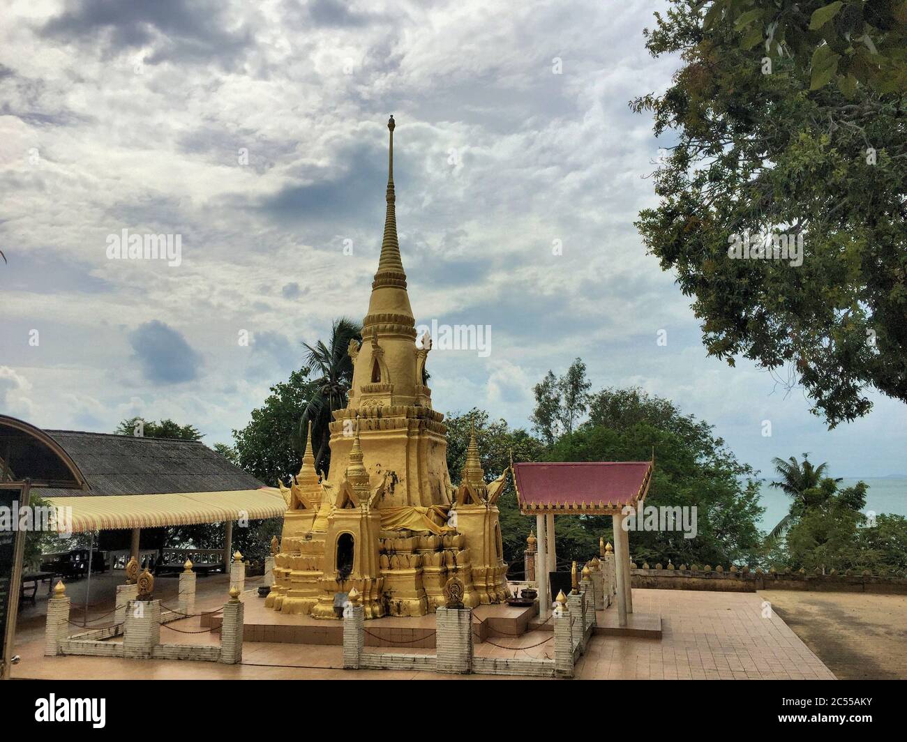 Buddha temple in Koh Samui Thailand Stock Photo - Alamy