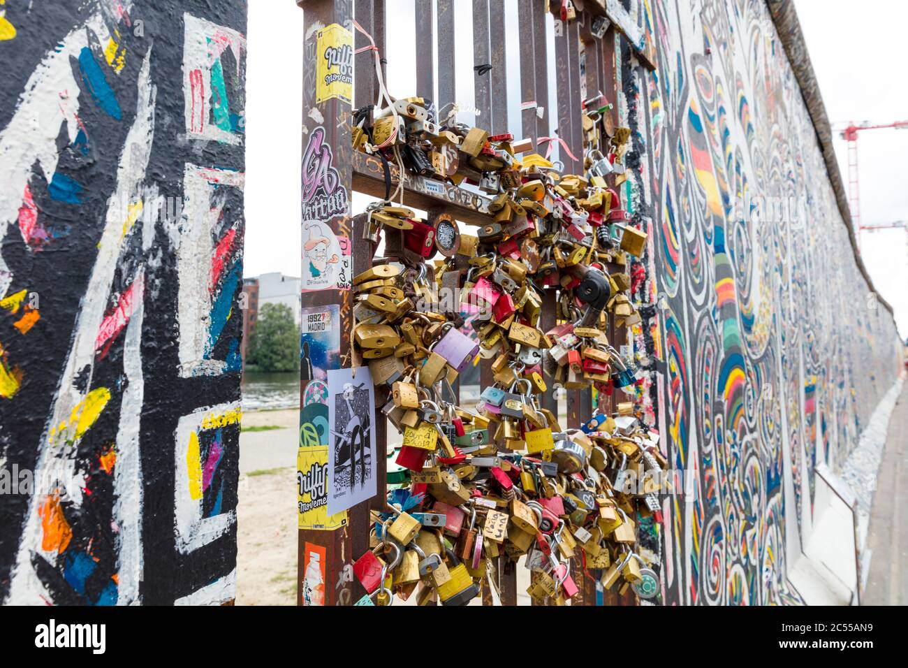 Love locks, East Side Gallery, wall painting, graffiti former Berlin ...