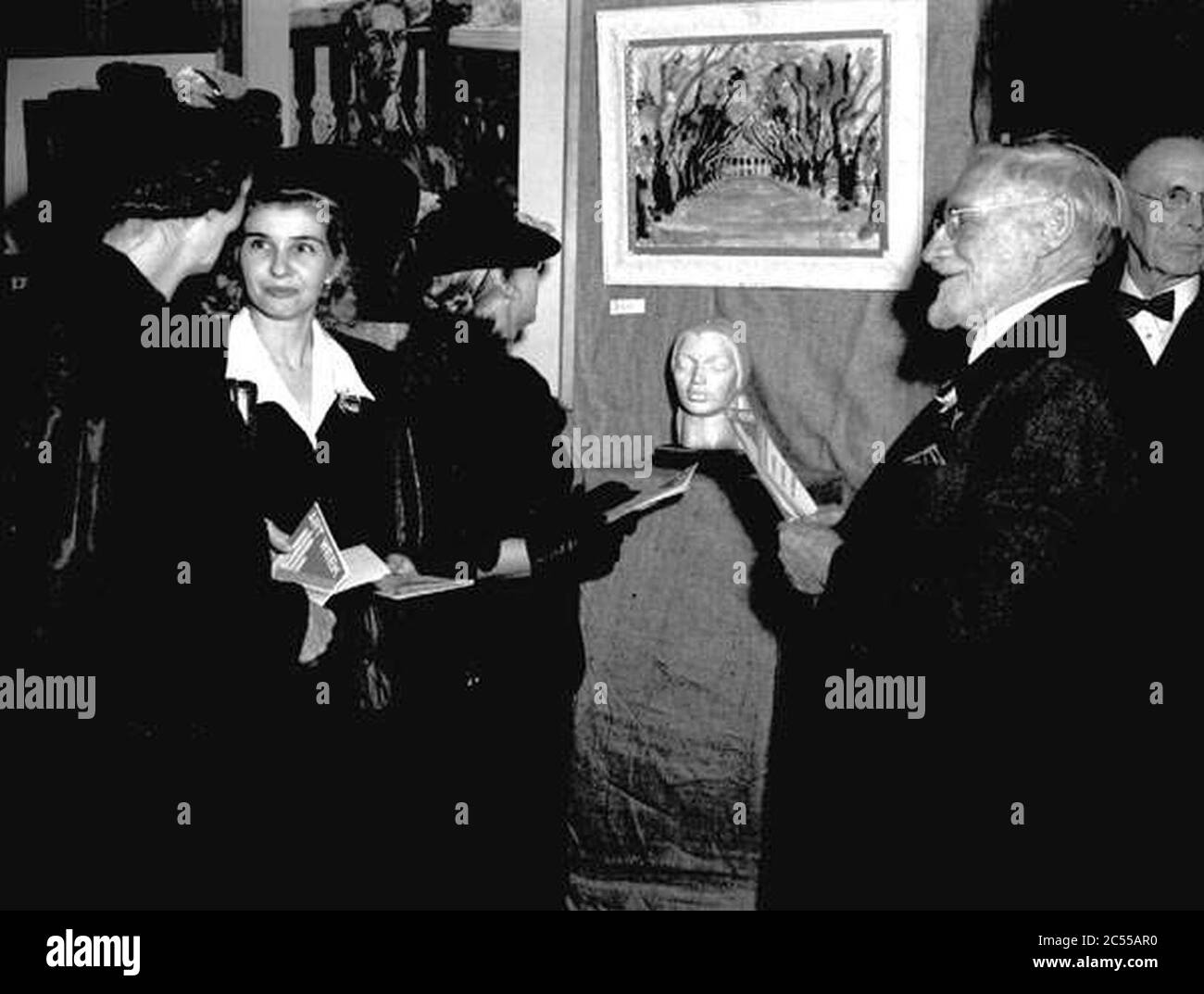 Art 1941 hi-res stock photography and images - Alamy