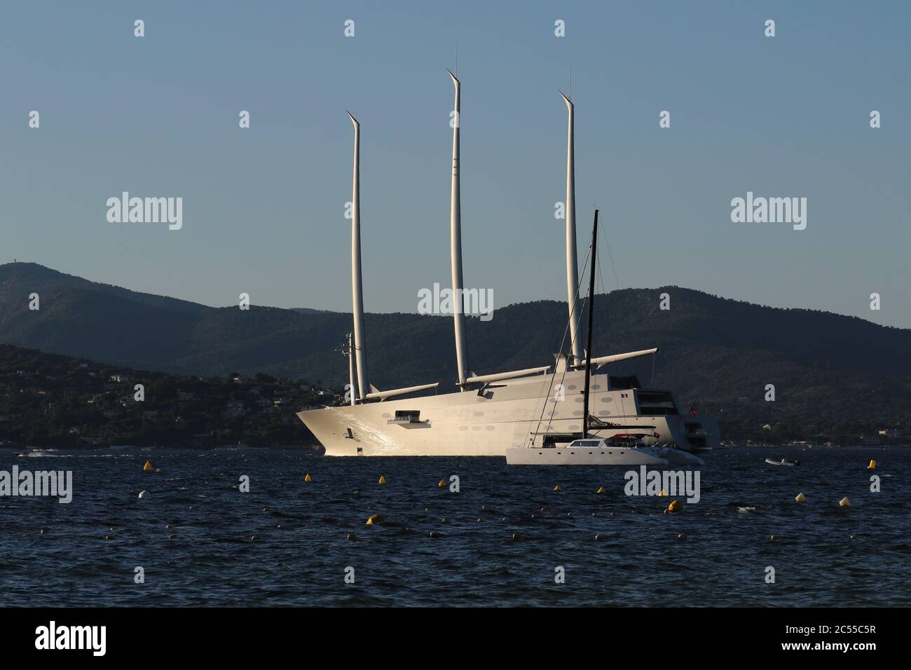 High technologie yacht sailing 142,81 mètres - Despite its 118 meters ...