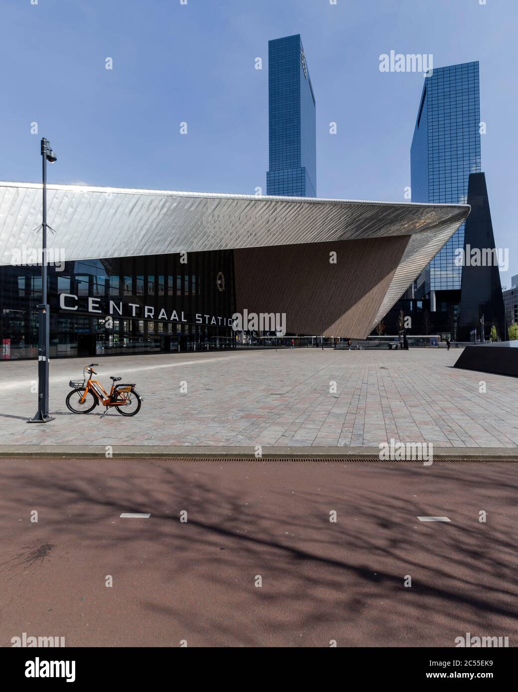 The front of central station main public transport hub in Rotterdam ...