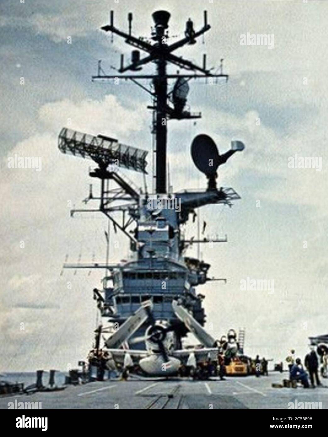 Uss bennington hi-res stock photography and images - Alamy