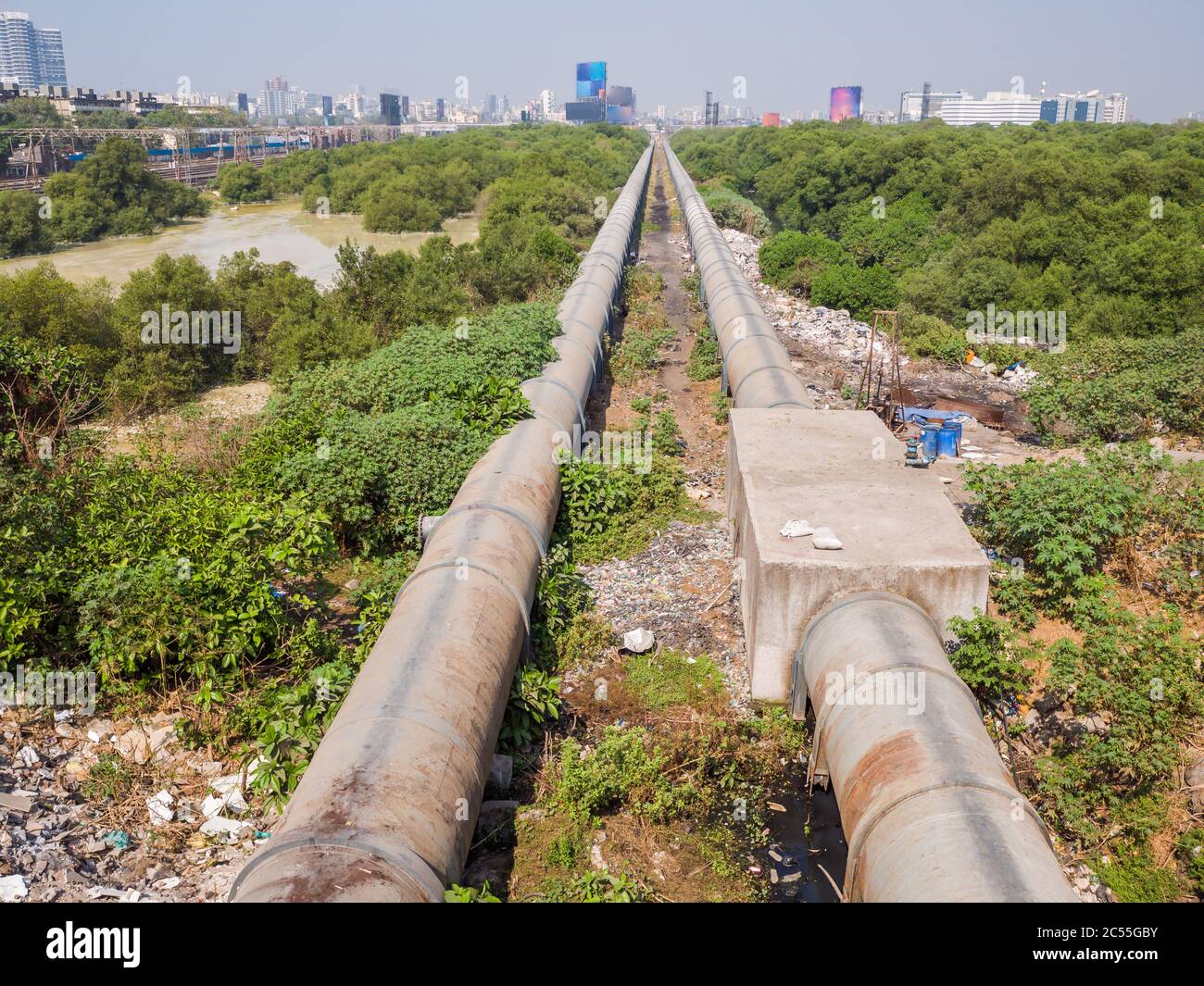 Indian slum water pipe hi-res stock photography and images - Alamy