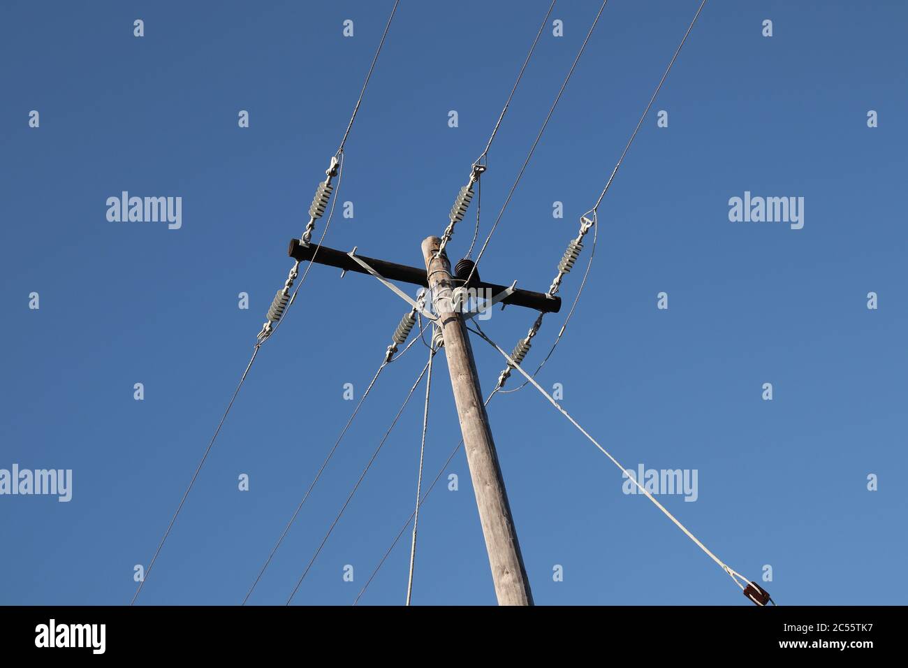Picture of an overhead power line Stock Photo - Alamy