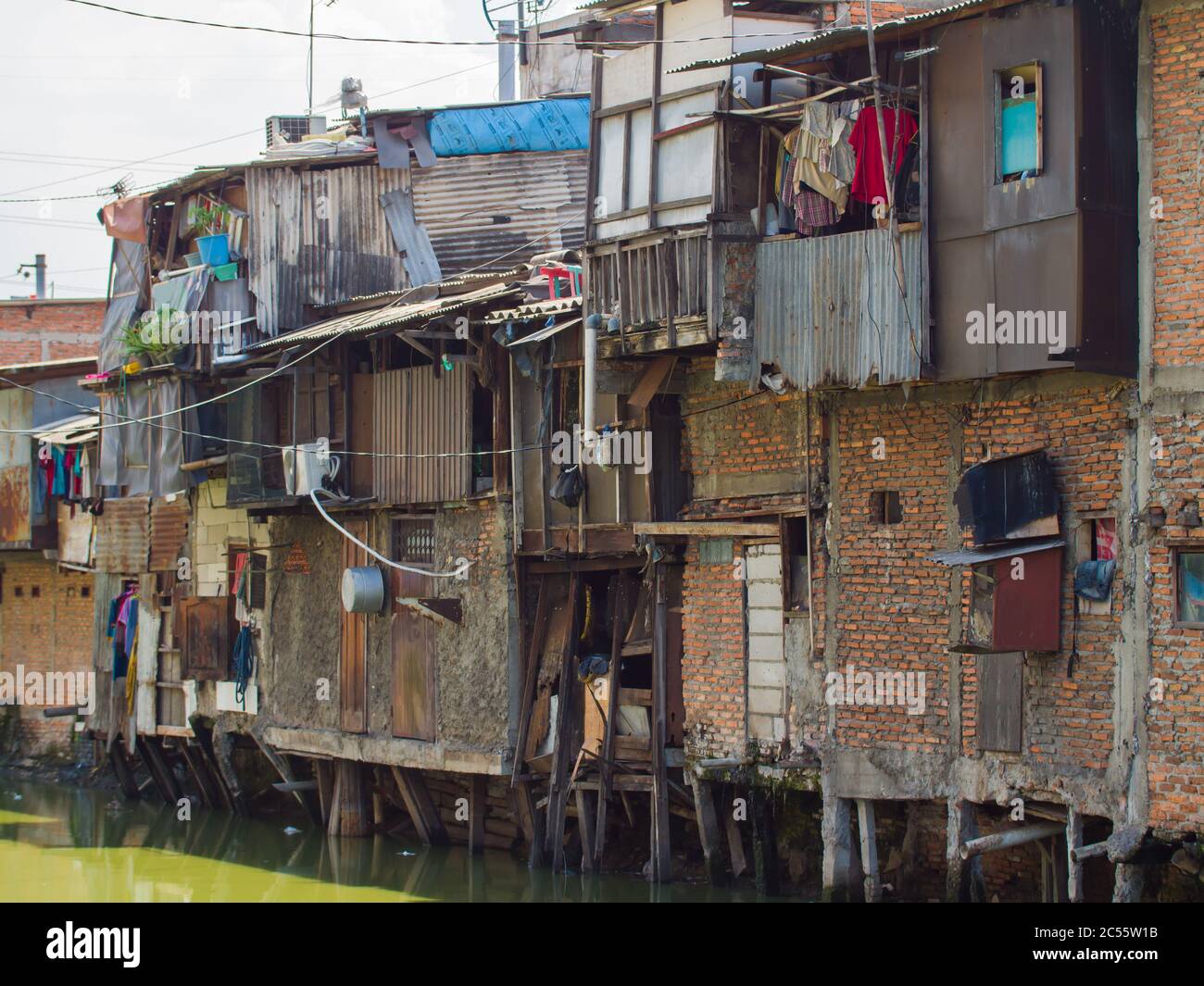 Slums indonesia hi-res stock photography and images - Alamy