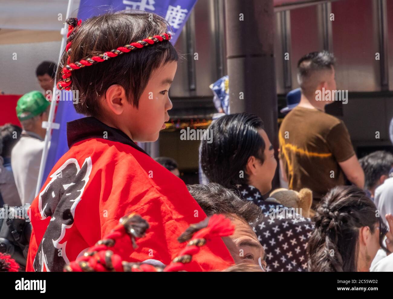 Young children participants of the Shibuya Kagoshima Ohara Matsuri ...