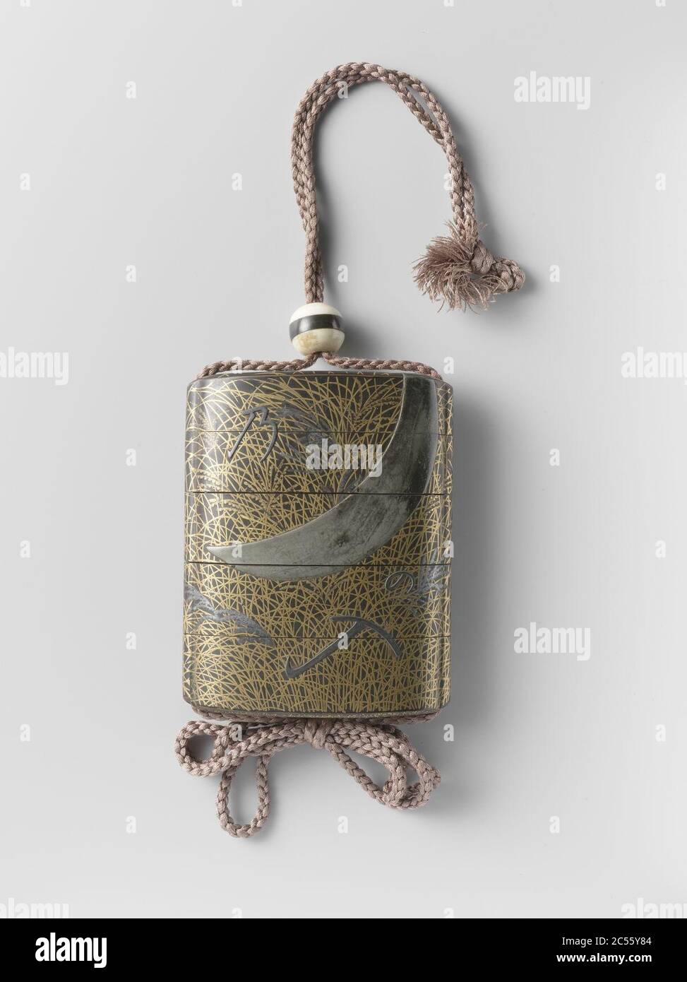 Inro hi-res stock photography and images - Alamy